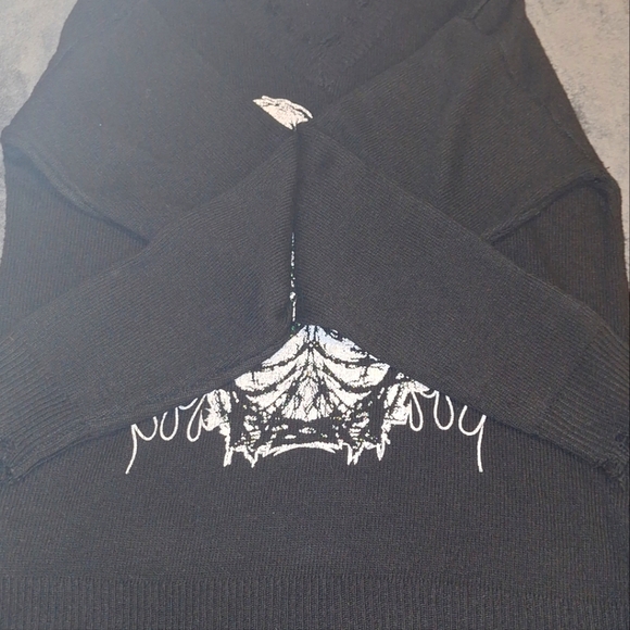 ROMWE | Sweaters | Romwe Black Sweater Sz Xl With Skulls Kissing Nwot ...